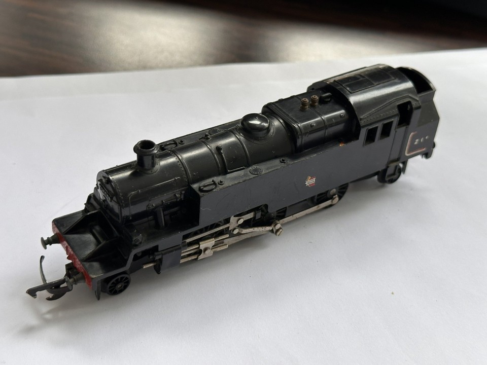 Tri-ang Hornby R59 BR Black 2-6-2 Class 3MT Tank Steam Locomotive ...