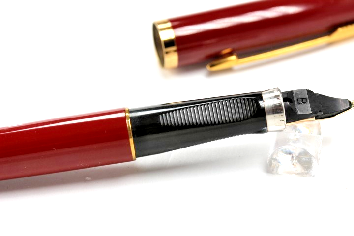 PARKER 75 BURGUNDY LACQUE FINISH FOUNTAIN PEN WITH 14K BROAD NIB | eBay