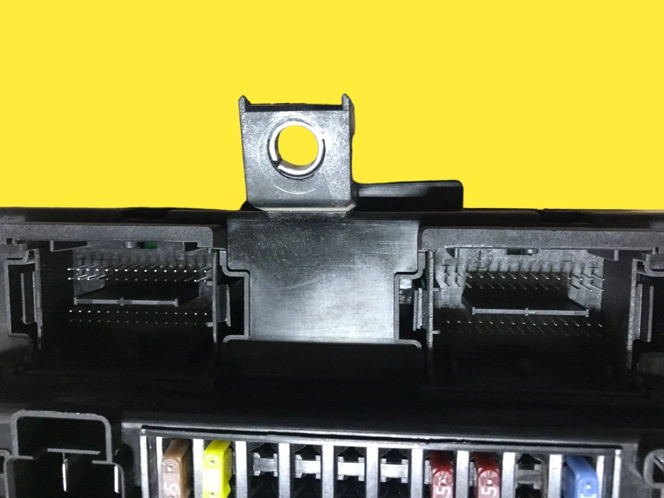 OEM 2017-2019 DODGE PROMASTER 1500 OEM Fuse Box Control Module ...