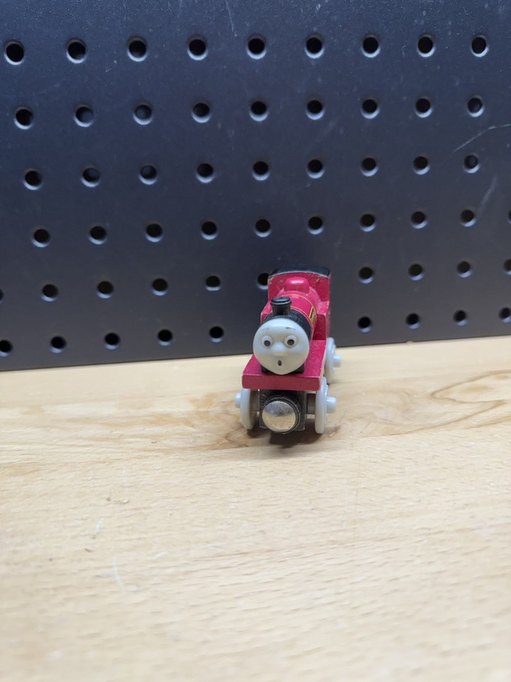 Thomas & Friends Wooden Railway Train Tank Engine - Surprised Face ...