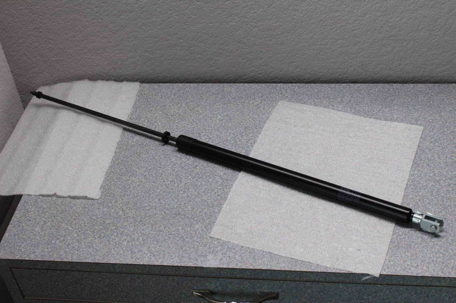 Stabilus Bloc-O-Lift Locking Gas Spring Shock 0300N 67lbs 12” Stroke 18 ...