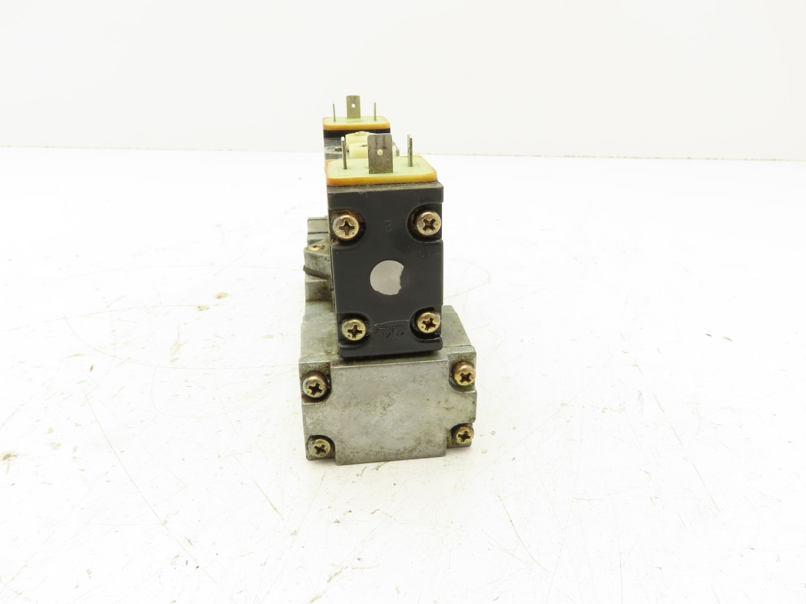 CKD 4F440-L Pneumatic Solenoid Valve 5 Port 3-Pos 24VDC for sale online ...