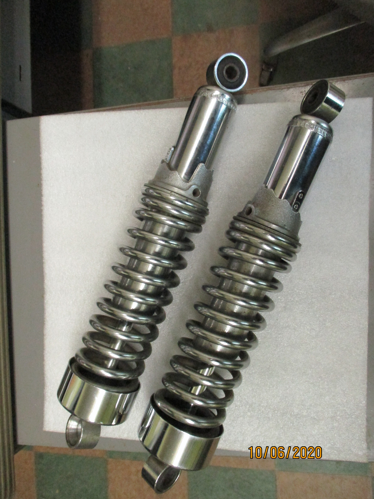 Yamaha Motorcycle Rear Shocks | Pair | 1.9-2 in | OE