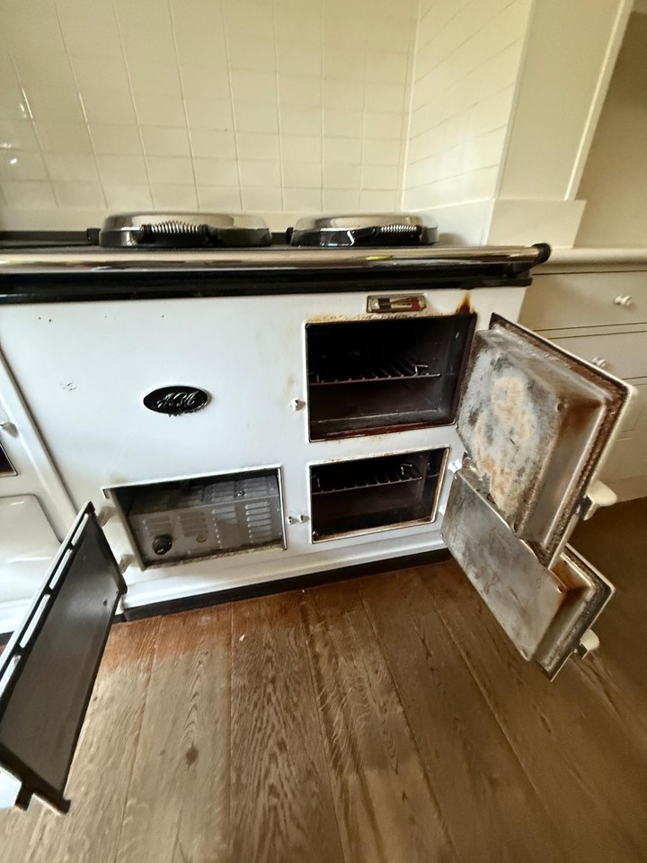 AGA 4-Oven Cooker – Traditional Cast Iron Range – Oil/Gas Fired ...