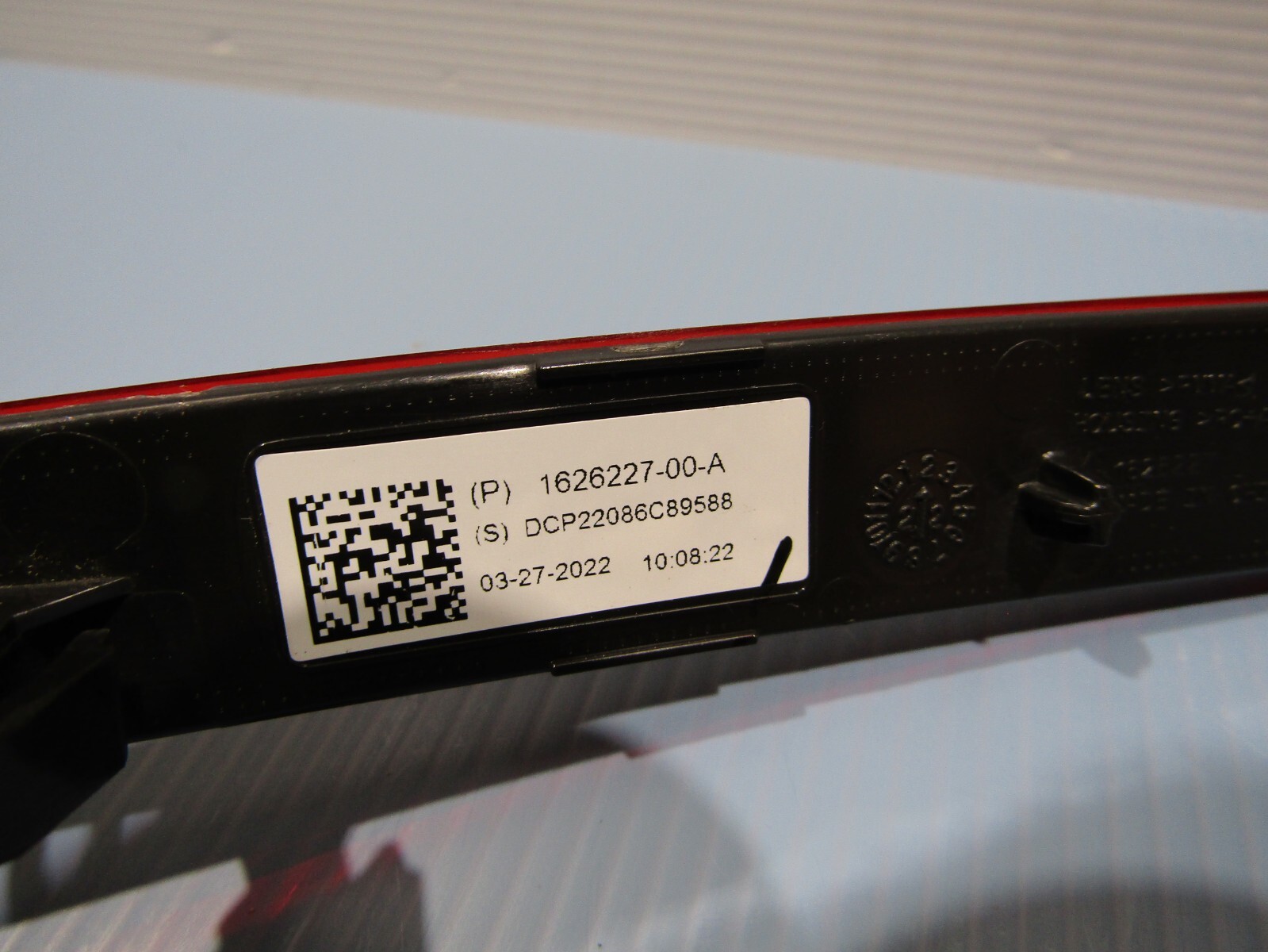 Tesla Model Y Rear Bumper Right Reflector Light Genuine 1626227-00-A ...