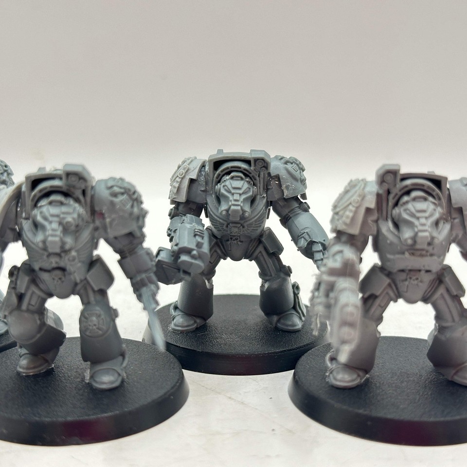 Warhammer 40k: Space Marines Terminators with Forge World Shoulder Pads ...
