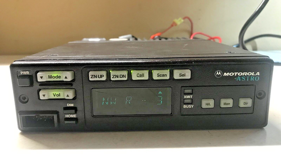 Motorola Astro Spectra UHF Mobile Radio D04SKF9PW5AN 482-512 MHz | eBay