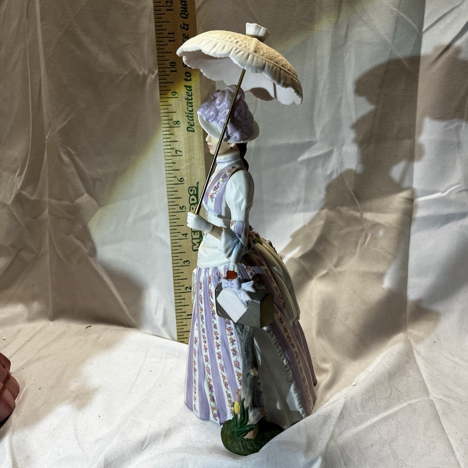 1988 Mrs. Albee Award AVON President’s Club Porcelain Figurine Statue ...