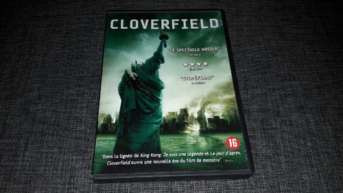 CLOVERFIELD - Lizzy Caplan, Jessica Lucas, Odette Annable, Mike Vogel ...