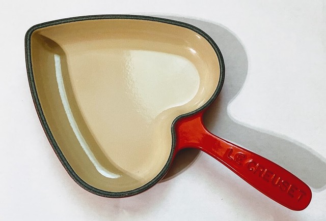 Le Creuset Cerise Red 6" Heart Shaped Cast Iron Skillet Frying Pan for ...