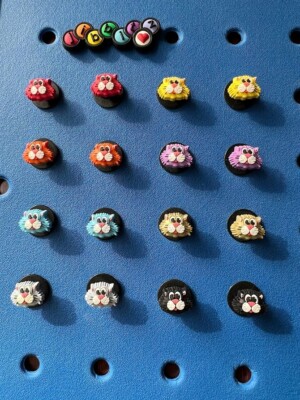 8 pair Cat Faces Lot Authentic Jibbitz Shoe Charms for Crocs. Rare 1st ...