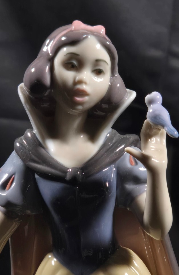 Retired Lladro Disney Collection Snow White Porcelain Figurine 07555 ...