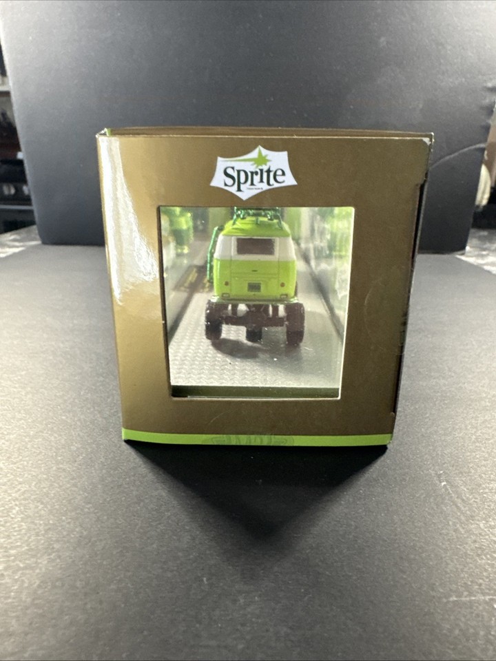 chase! 1960 Volkswagen Type 2 Pickup & 1960 VW 4X4 Delivery Van "Sprite ...