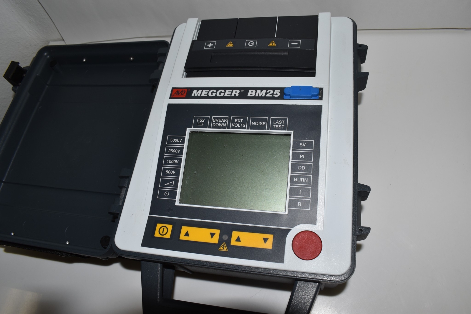 MEGGER BM25 DIGITAL 5KV INSULATION RESISTANCE TESTER w/ Case & Leads ...