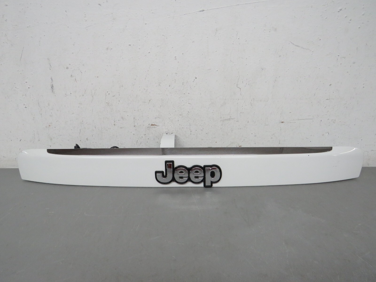 2007 2016 JEEP COMPASS REAR LIFTGATE HANDLE MOLDING | eBay