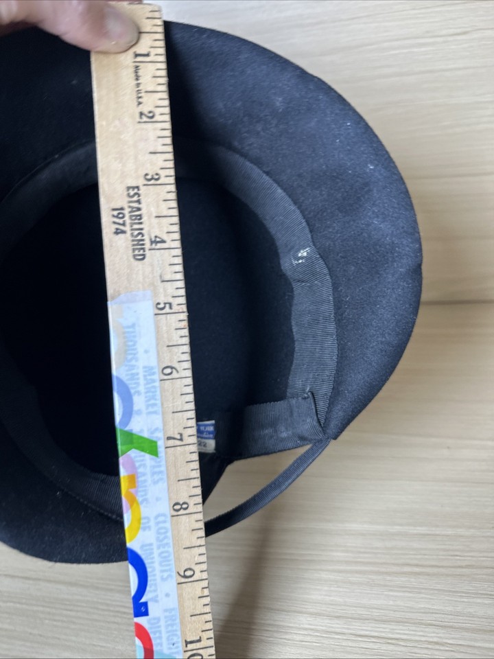 Vintage Felt Cloche with Feather Small Hat Either Child or Small Head ...