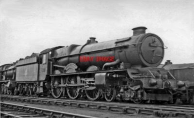 PHOTO GWR KING NO 6013 KING HENRY VIII 1956 ON SHED AT OLD OAK COMMON ...
