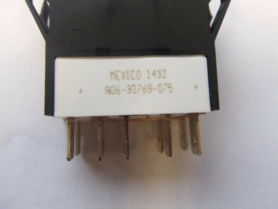 Freightliner Rocker Switch - Alternating Headlight Flasher - P/N A06 ...