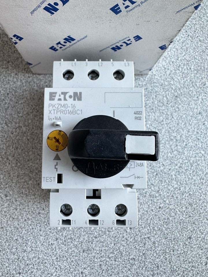 NEW Eaton Moeller PKZM0-16/AK 16A 3P Electric Motor Circuit Breaker ...