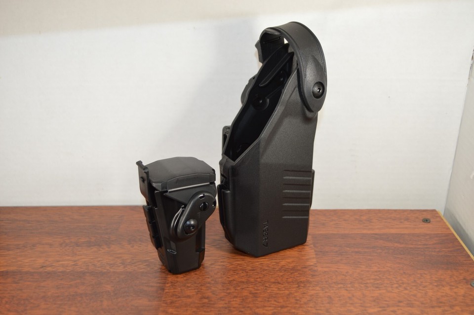 Safariland Taser 7 Holster 7520-464 Right Hand w/ Cartridge Carrier | eBay