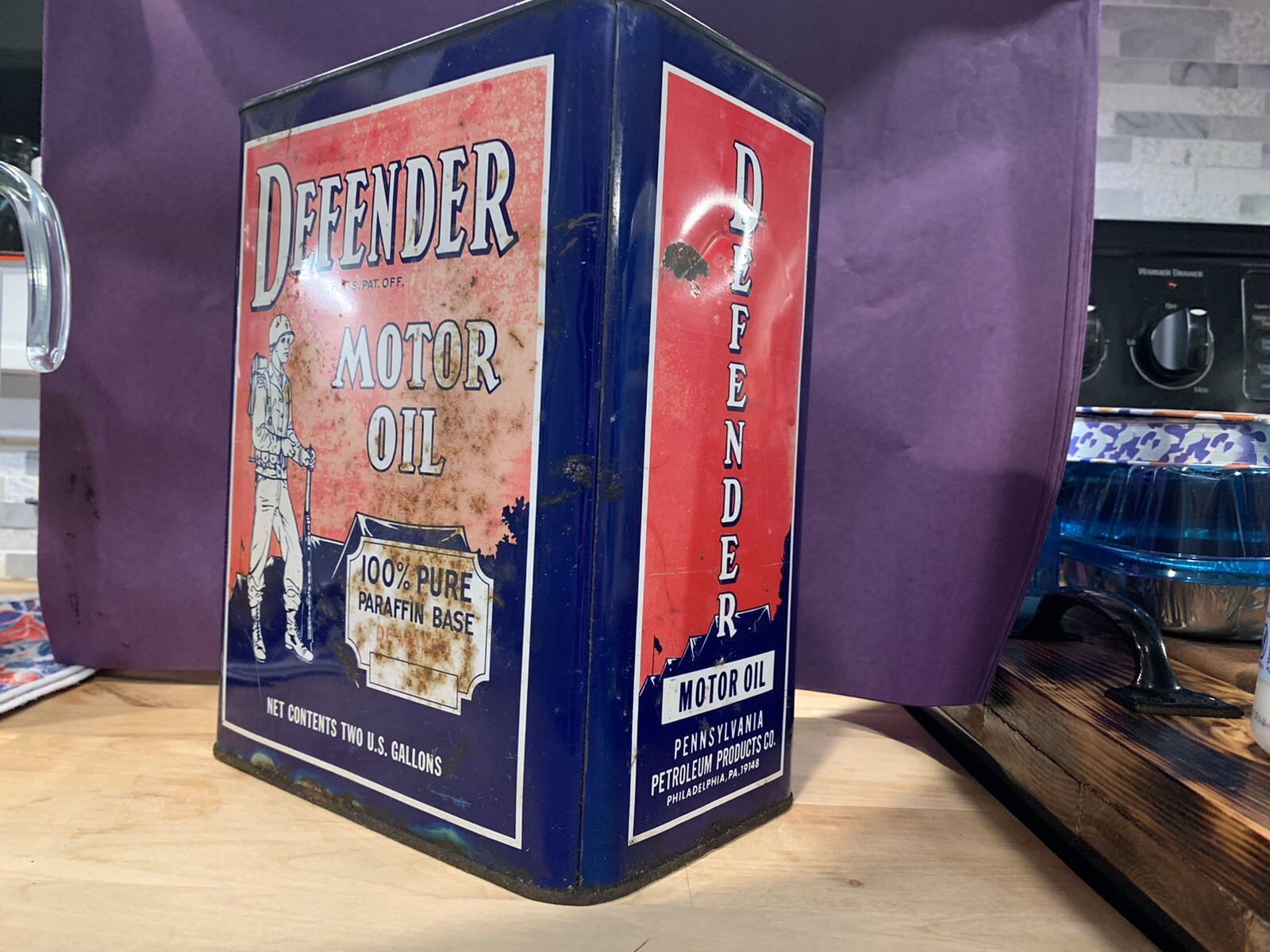 VINTAGE ADVERTISING DEFENDER MOTOR OIL 2 GALLON CAN TIN GARAGE SHOP | eBay