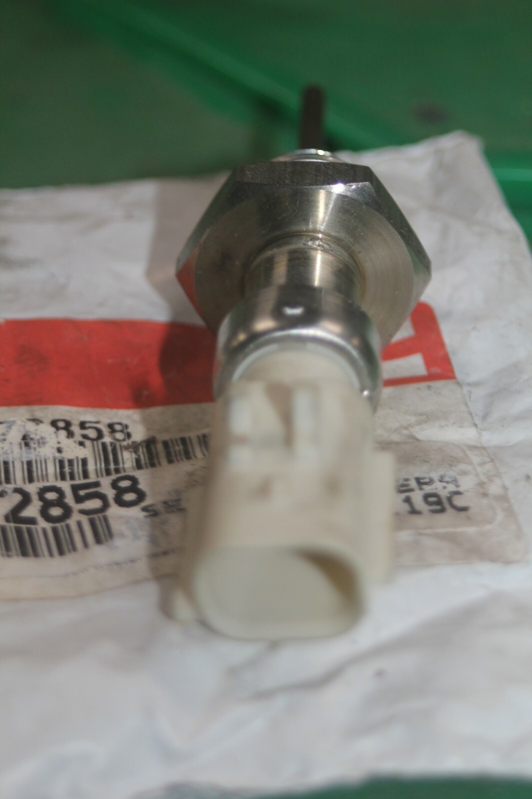 Cummins Temperature Sensor 2872858 | eBay