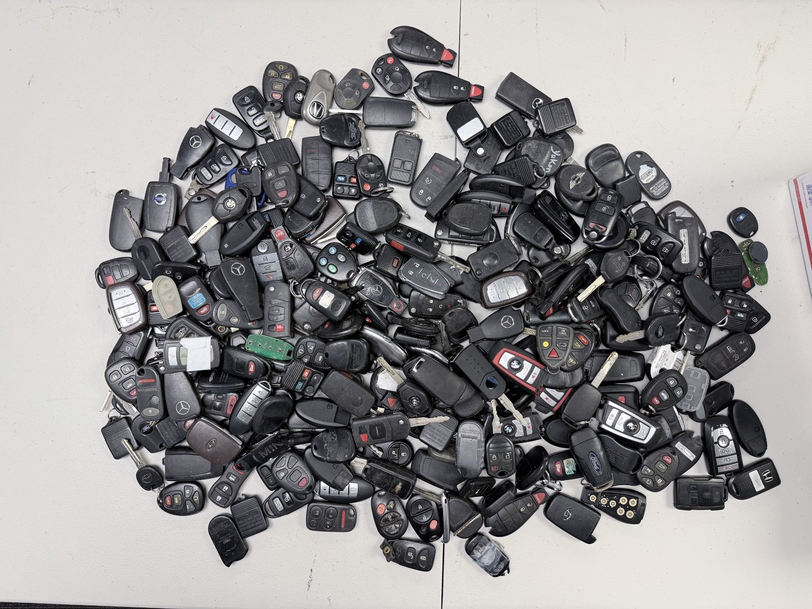 LARGE LOT OF KEY FOBS OEM AND AFTERMARKET LOT UNTESTED LARGE BOX FILLED ...