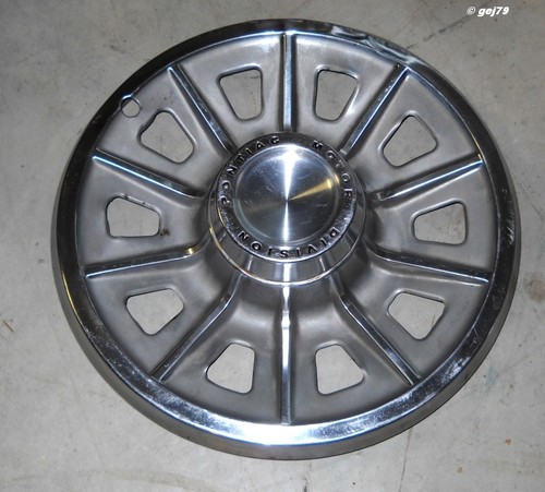 Pontiac Motor Division Hub Cap Original Equipment OEM Good Used Wall ...