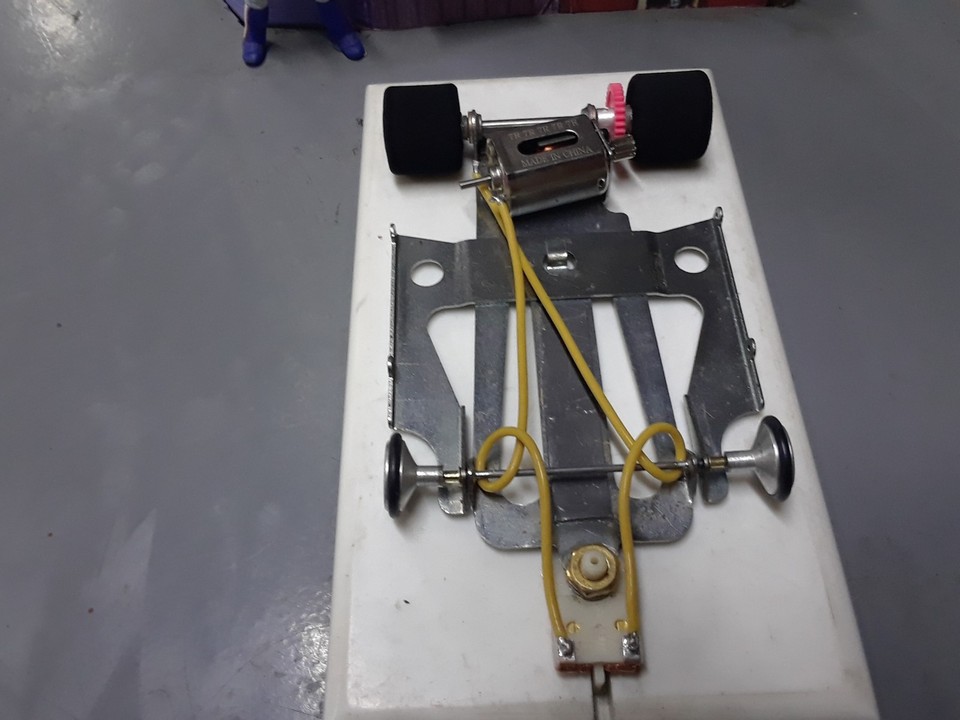1/24 NEW. slot car. parma 4'' flexi. tested on wood track runs good ...