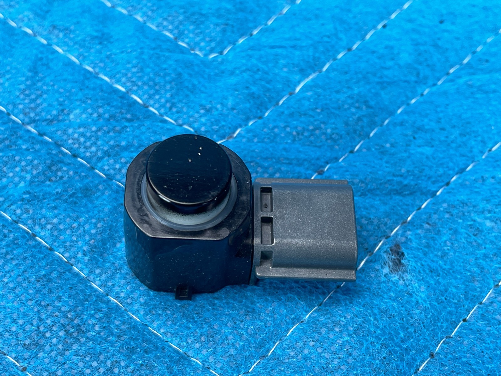 Genuine Infiniti Nissan 28438-5ZA3B Front Bumper Parking Sensor Black ...