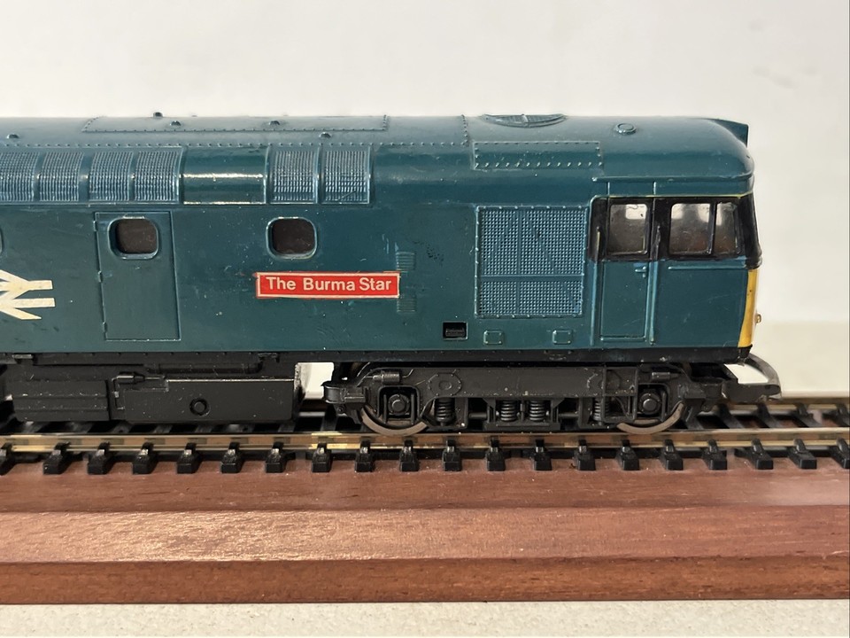 WORKING LIMA HO OO CLASS 33 BR DIESEL BLUE LOCO THE BURMA STAR PAINTED ...