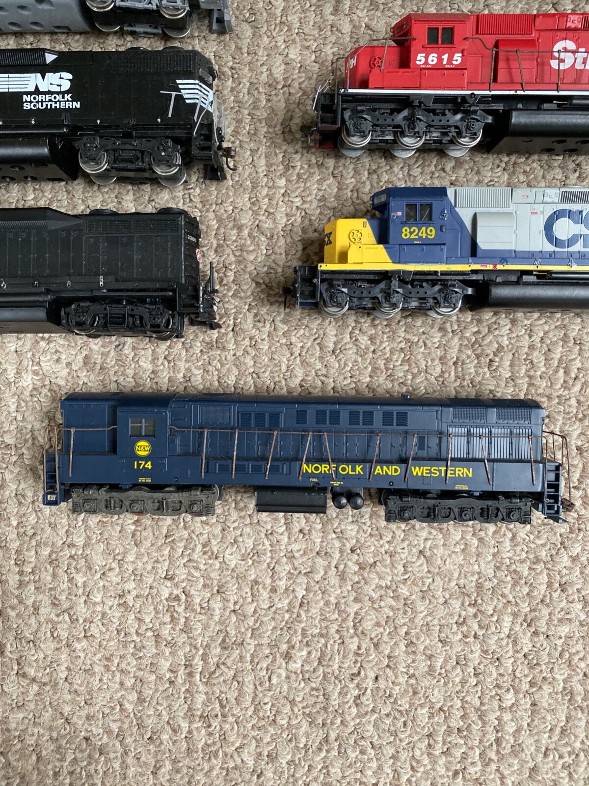 Lot of HO scale powered locomotives, cars, and track | eBay