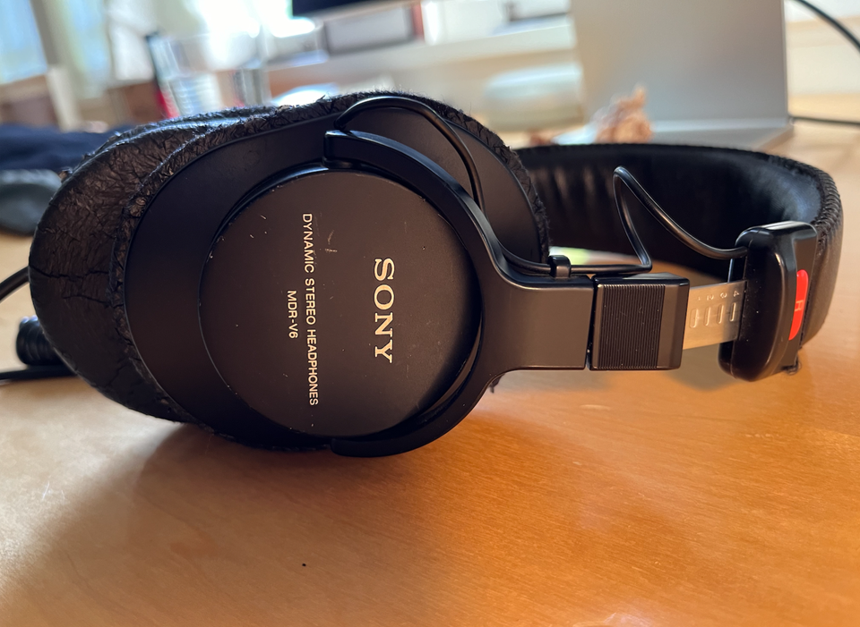 Sony MDR-V6 Over the Ear Headphones - Good condition 27242402980| eBay