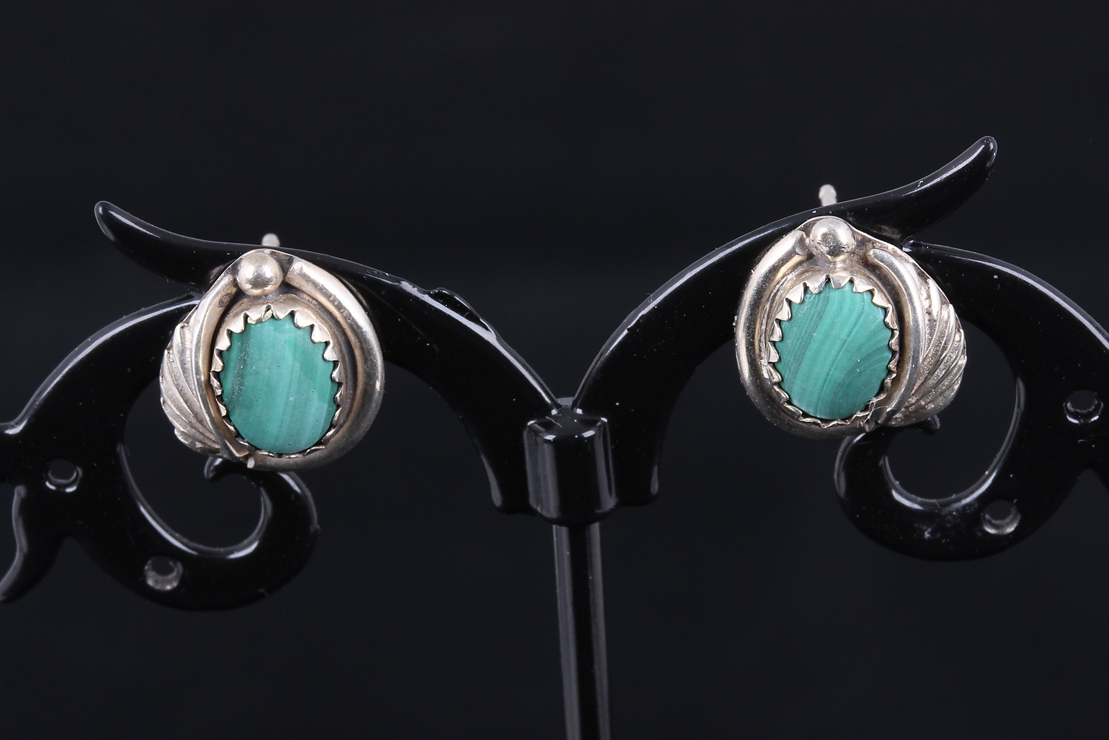 BP STERLING SILVER VINTAGE EARRINGS W/ EMERALD GREEN STONE 925 7426 | eBay