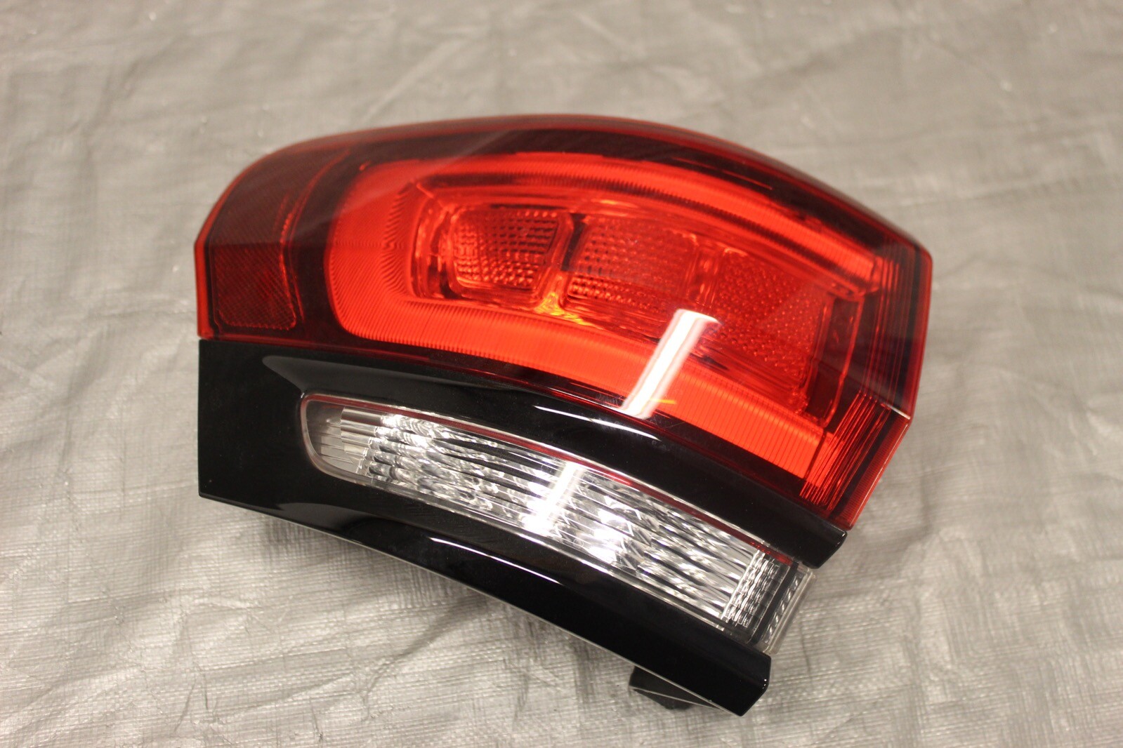 2018 JEEP GRAND CHEROKEE TRACKHAWK 6.2L OEM LH DRIVER BRAKE TAIL LIGHT ...