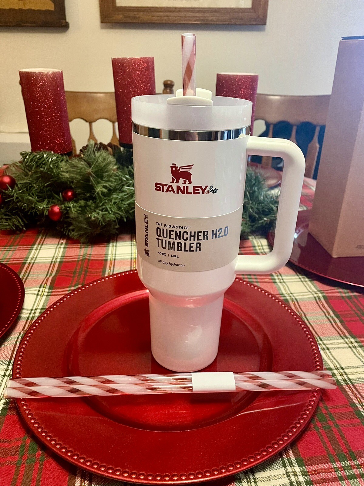 Stanley Mistletoe Twist Quencher Flowstate Tumbler 40oz Limited Edition ...