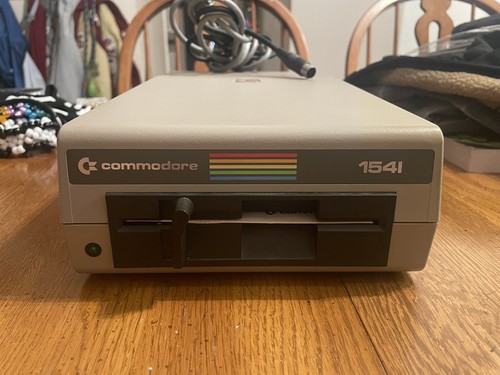 Commodore 1541 Single Floppy Disk Drive + Cables | Powers On | eBay