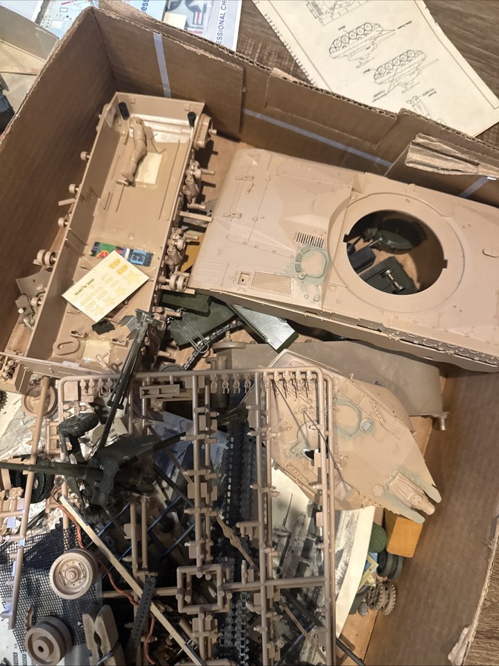 Vintage Group Lot Of Broken Parts Pieces Model Tanks Tamiya Matchbox ...
