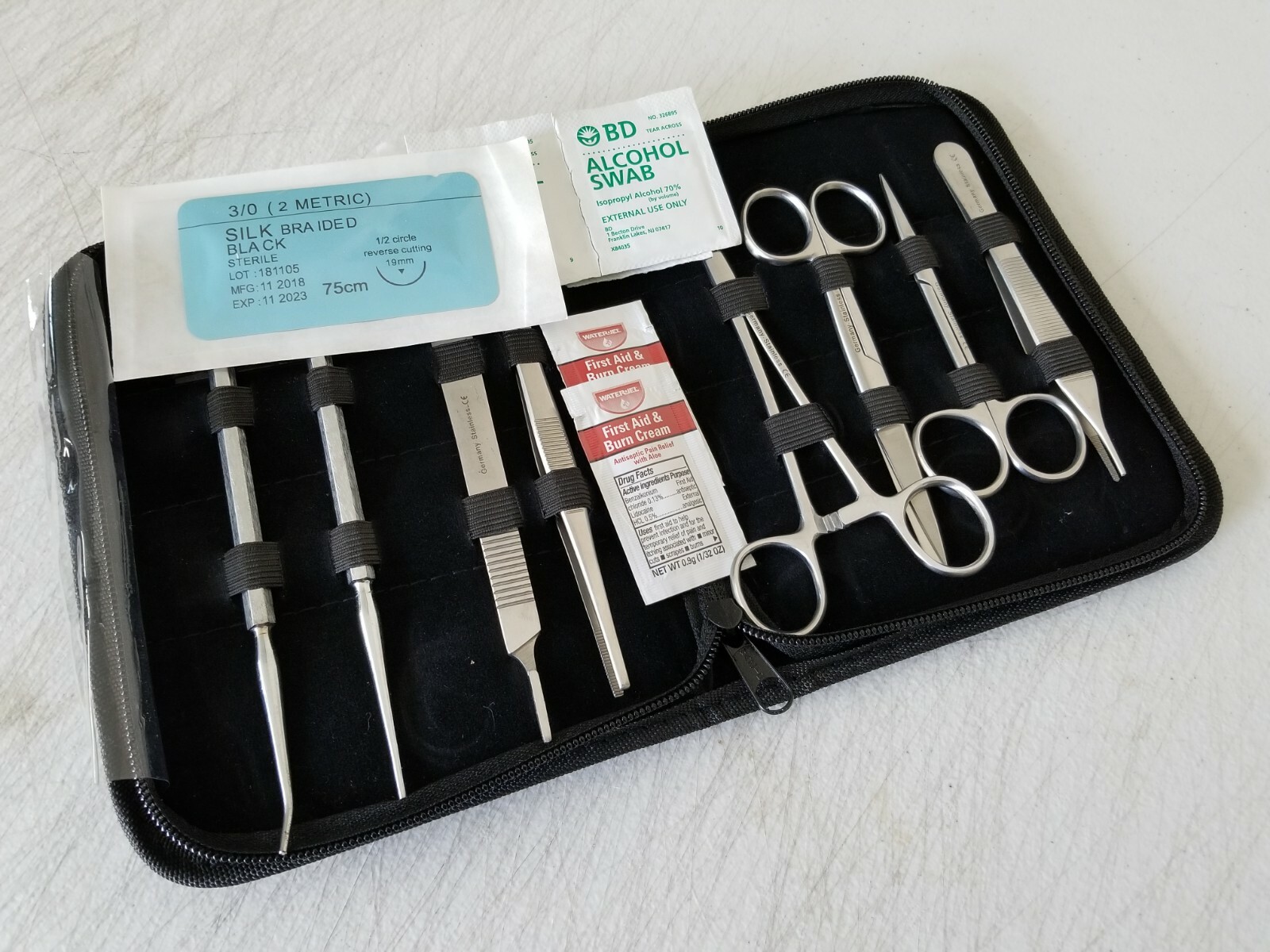 Surgical Suture Kit Basic First Aid Set Suture Emergency Trauma ...