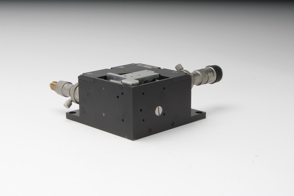 Thorlabs MDT630B NanoMax 300 3-Axis Piezo Flexure Stage | eBay