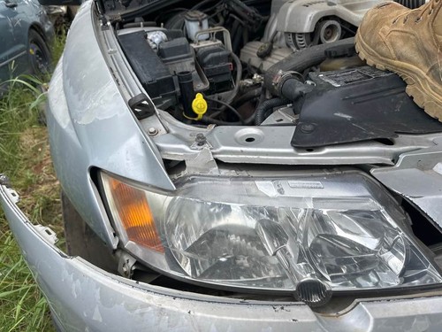 2002-2004 Holden VY Commodore 3.8L V6 Cylinder Head L36 L67 OEM #B576 ...