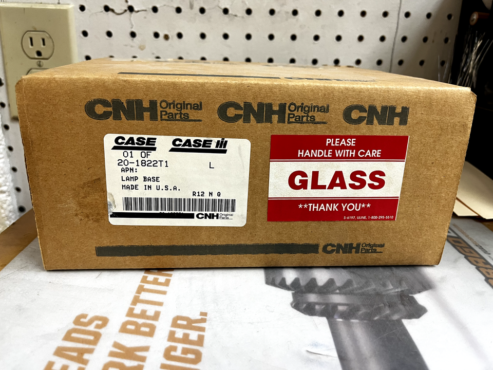 Steiger OEM Head Light Assembly NIB - Steiger 9110-9390, Bearcat,Puma ...