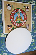 No Mess Dough Disc With Cover Pastry Cloth by Wood Family Enterprise 16 ...