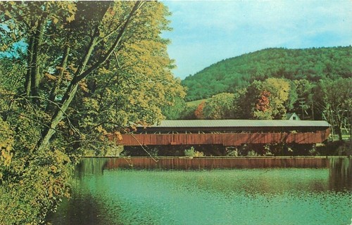 Taftsville Vermont~Covered Bridge Reflects in Water of Williams River ...