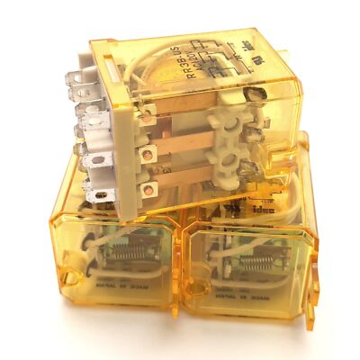 Lot of 3 IDEC RR3B-US120VAC Ice Cube Relay 120v AC Coil, 3PDT, 10A ...