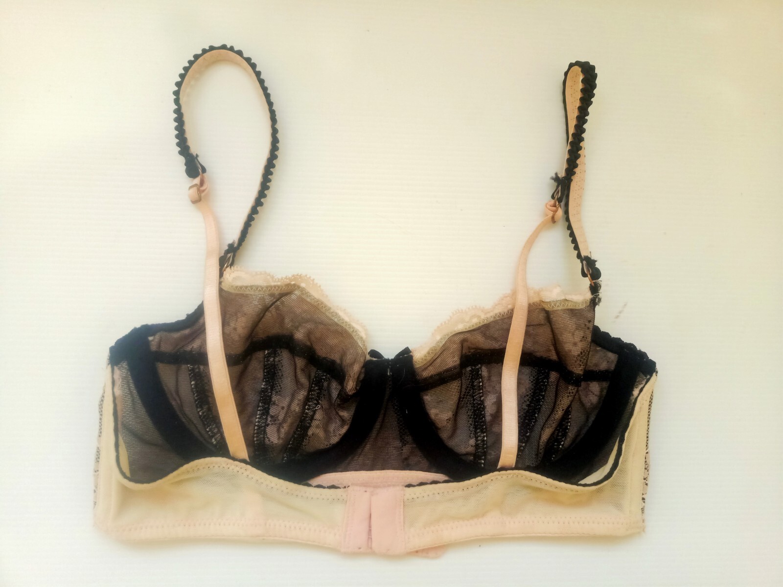 Elle MacPherson Lace Bra Black And Pink 10B 32B | eBay Australia