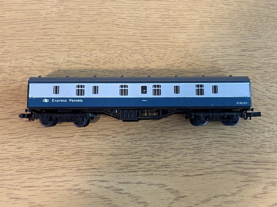 Graham Farish Mk 1 Express Parcels Coach in BR blue/grey Livery. Coach ...