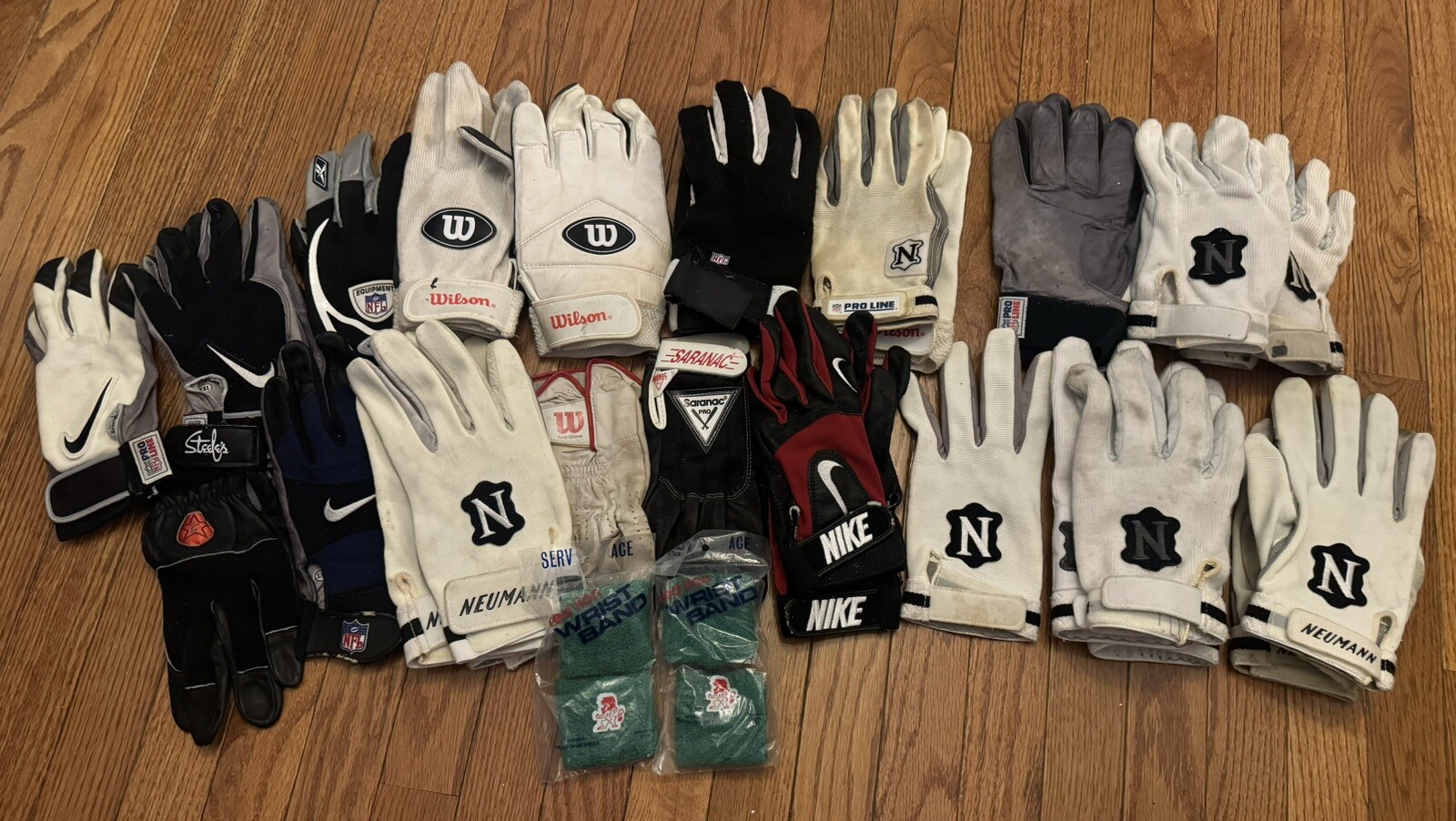 Lot Of Team Issued Vintage Football Receiver Gloves Neumann Nike Wilson ...