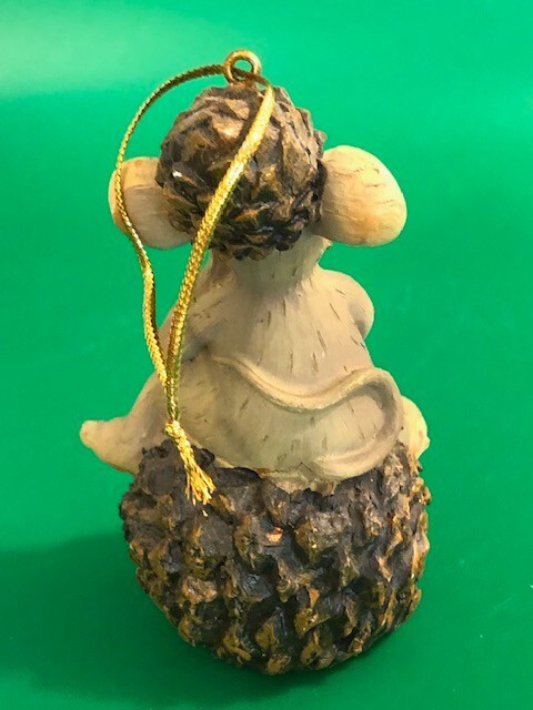 Cutest Buck Tooth Mouse on A Pinecone Christmas Ornament | eBay