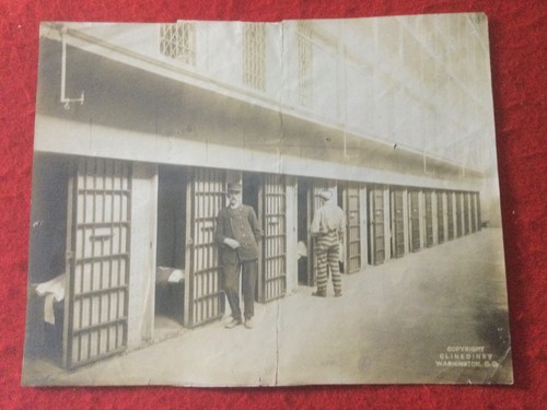 1910 Washington DC Jail-Prison Officer & Inmates Show Off Cells ...